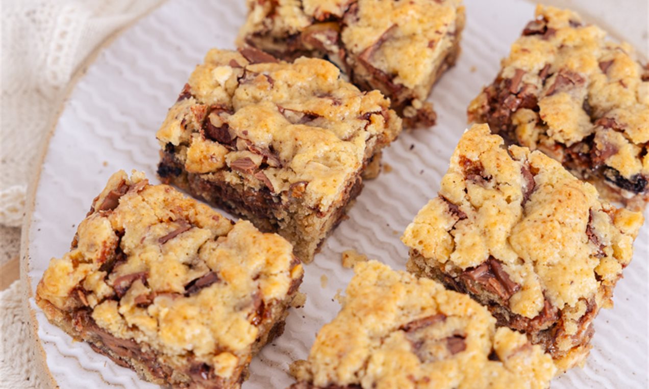 Rezane piškotne kocke s čokolado